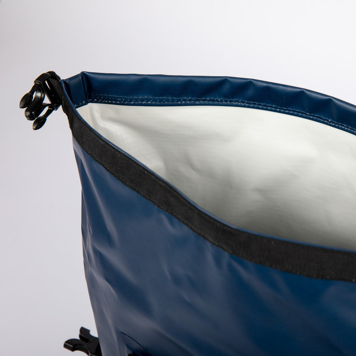 Jobe 20-Litre Waterproof Roll-Top Cooler Bag Backpack 51 x 35cm ...